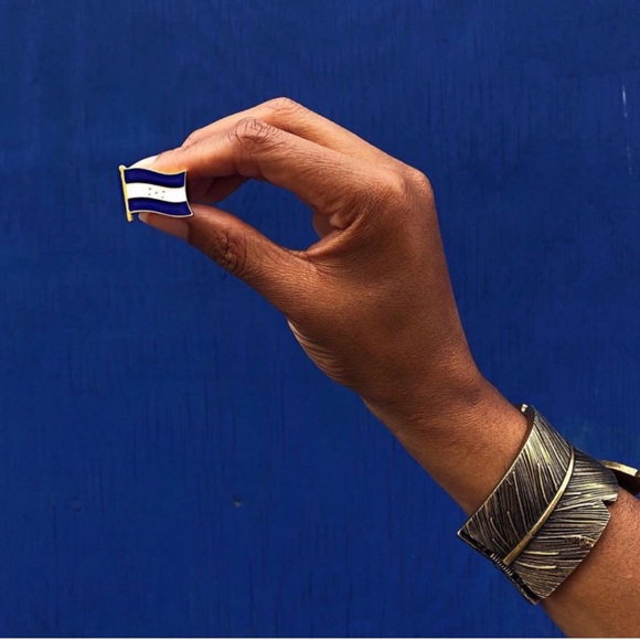 The Garifuna Market | Jewelry | Honduras Flag Pin The Garifuna Market ...